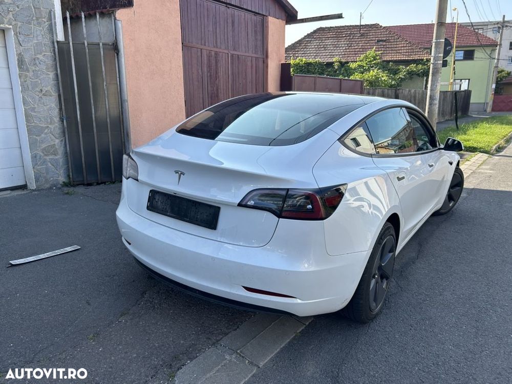 Second hand Tesla Model 3 - 30 000 EUR, 32 000 km - Autovit
