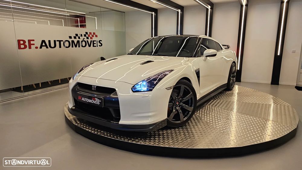 Usados Nissan GT-R - 99 900 EUR, 57 375 km, 2010 - Standvirtual