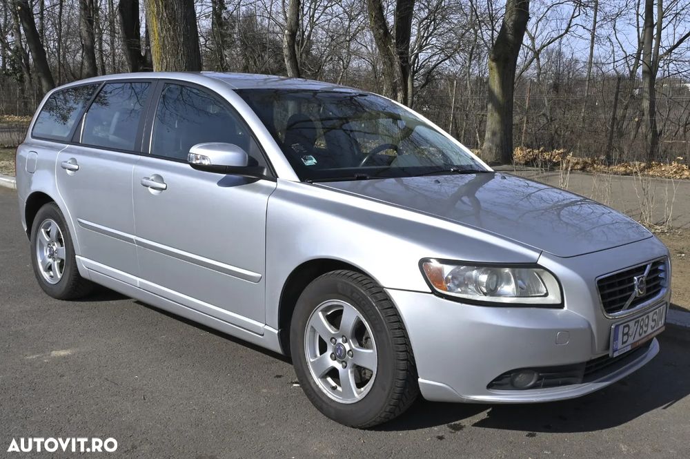 Second hand Volvo V50 - 4 200 EUR, 169 500 km - Autovit