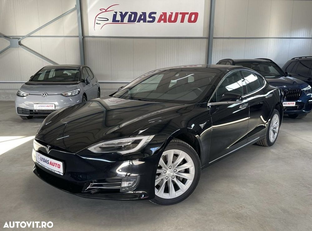 Second hand Tesla Model S - 26 800 EUR, 176 000 km - Autovit