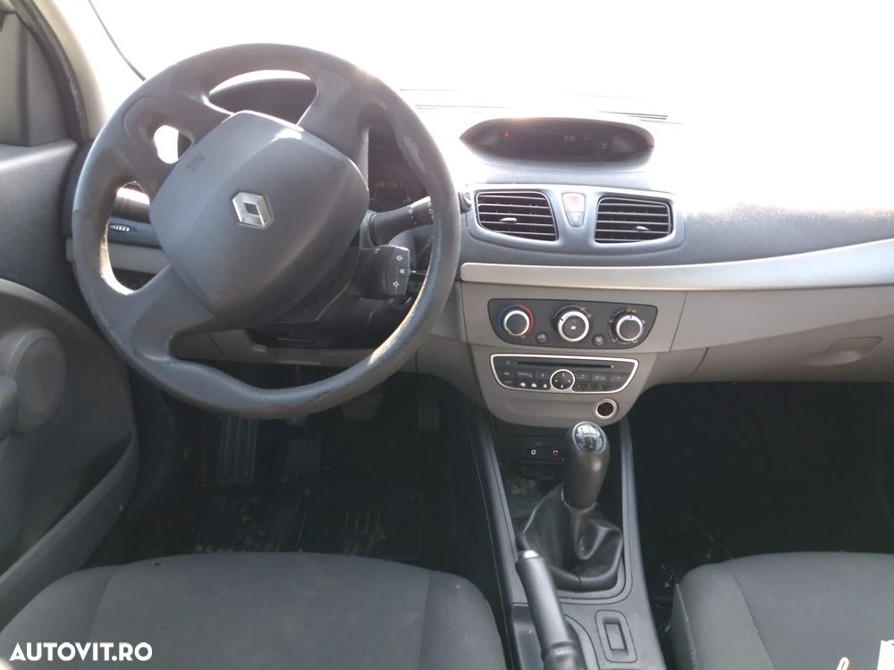 Second hand Renault Fluence - 1 900 EUR, 281 357 km - Autovit