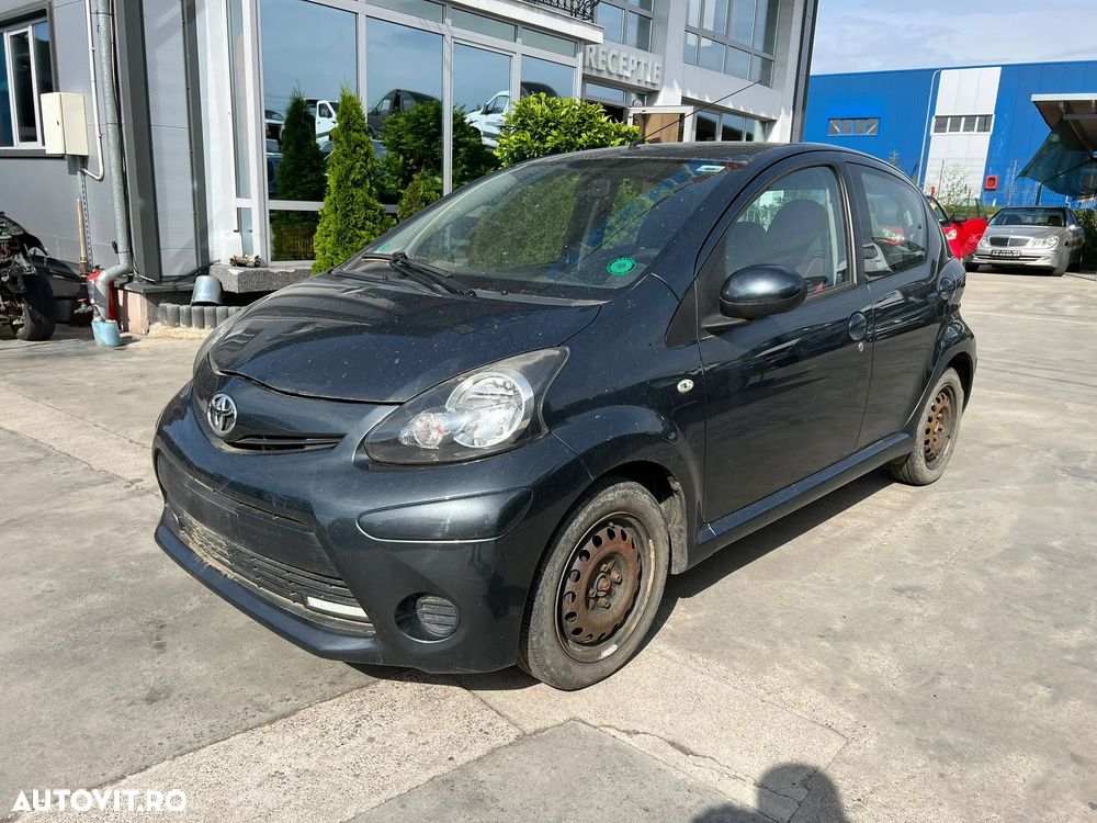 Second hand Toyota Aygo - 2 700 EUR, 113 000 km, 2012 - autovit.ro