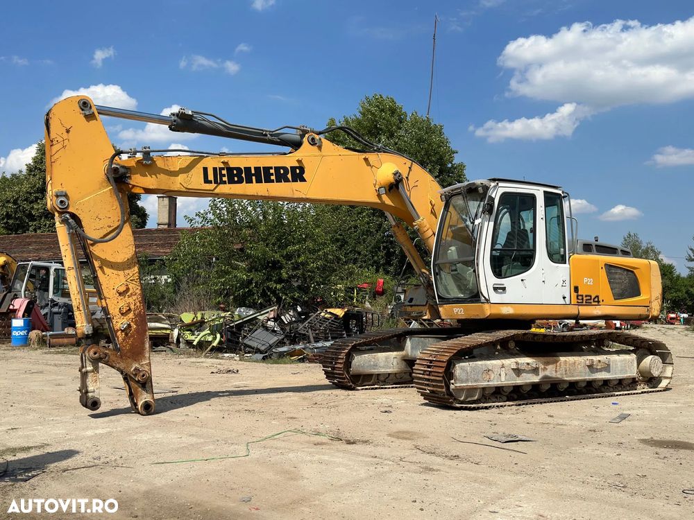Second hand Liebherr R924C - 49 980 EUR - Autovit