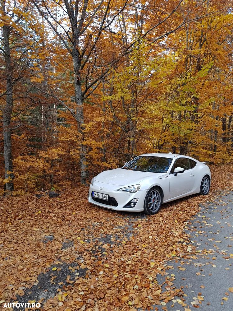 Second hand Toyota GT86 - 17 200 EUR, 103 000 km - Autovit