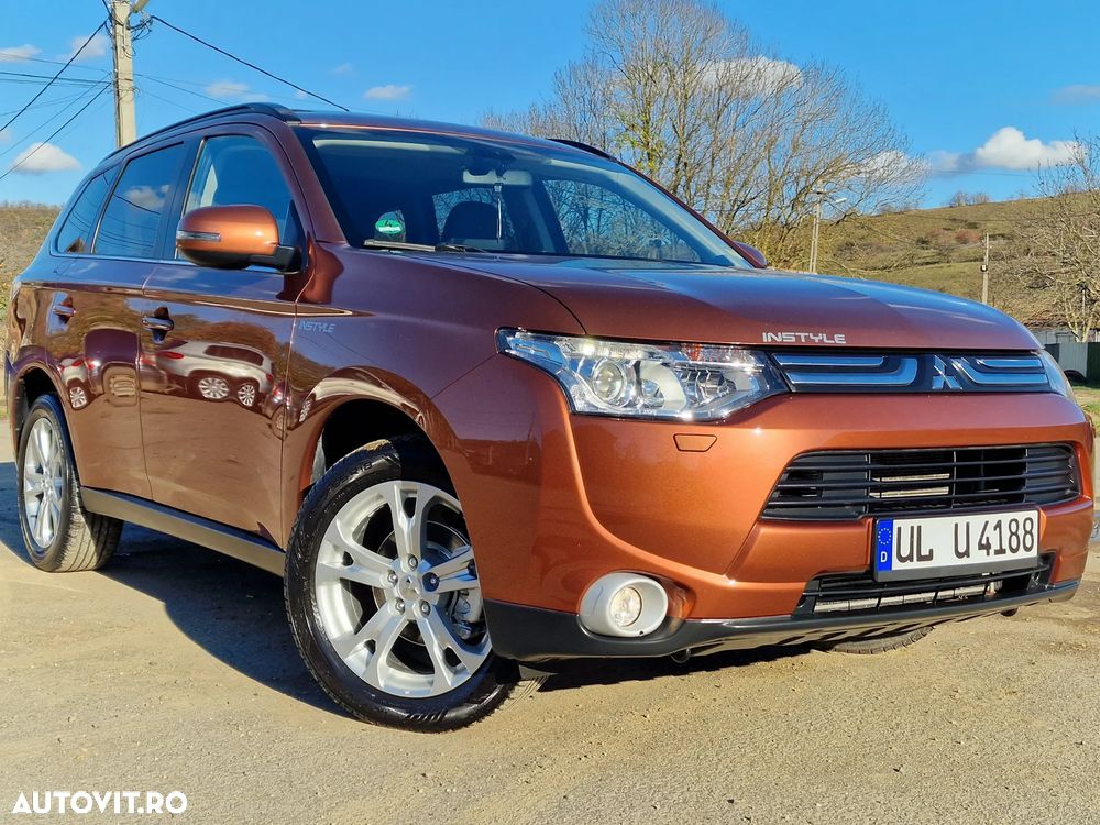 Second hand Mitsubishi Outlander - 11 490 EUR, 157 000 km - Autovit