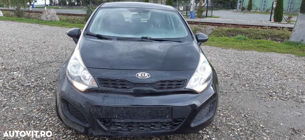 Second hand Kia Rio - 4 250 EUR, 190 000 km, 2011 - autovit.ro