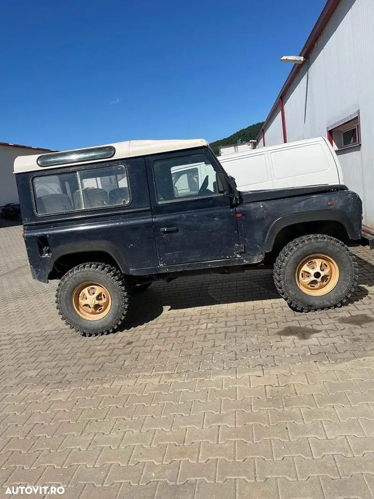 Second hand Land Rover Defender - 6 900 EUR, 130 767 km, 1996 - autovit.ro