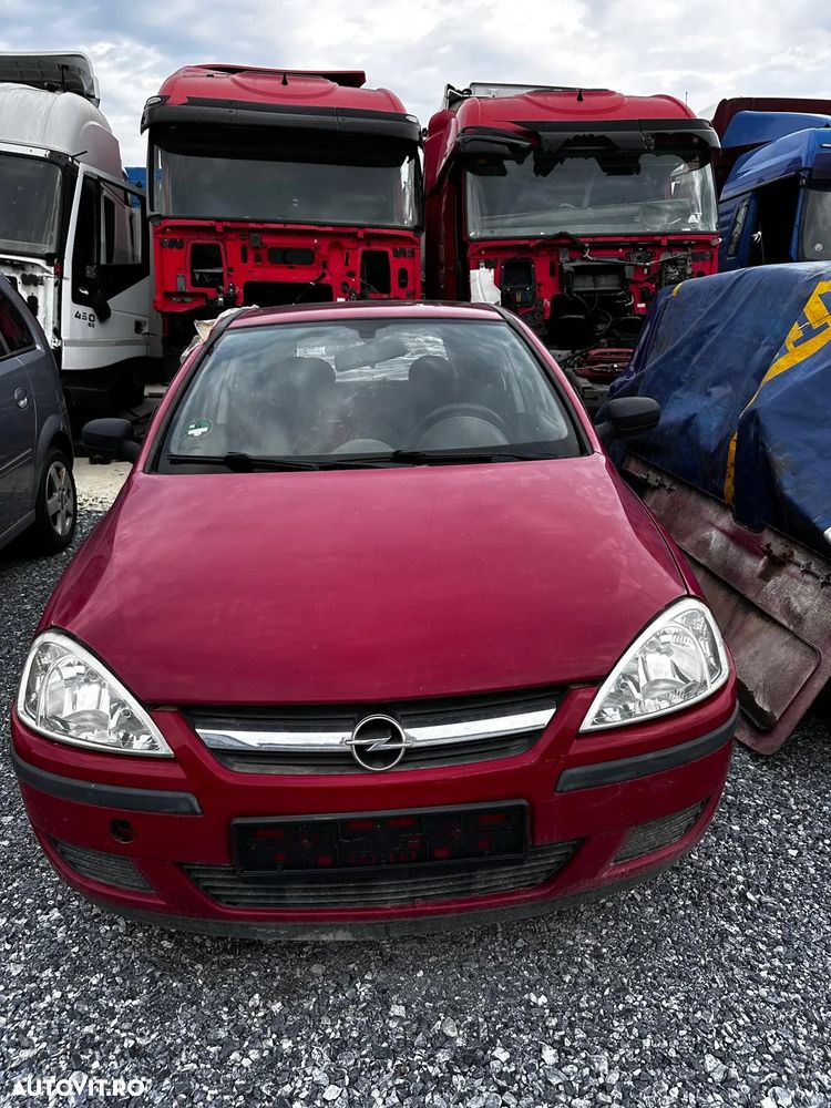 Second hand Opel Corsa - 1 100 EUR, 208 127 km - Autovit