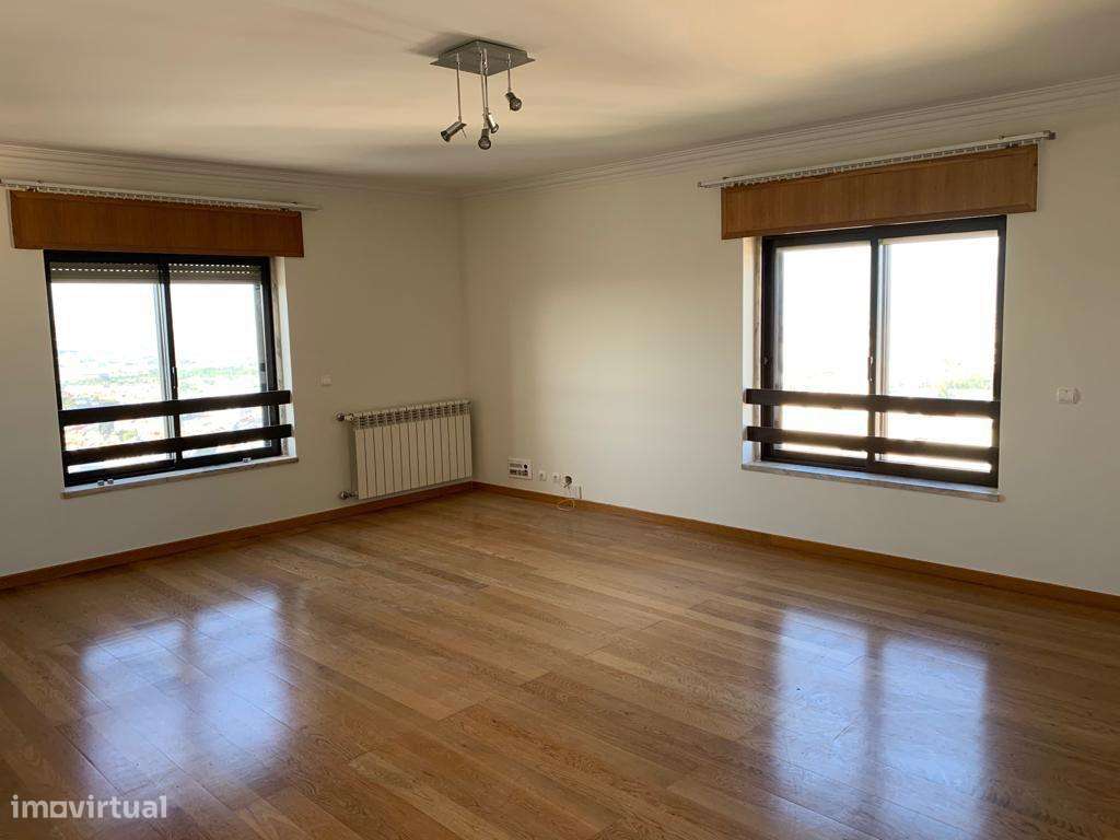 T4, apartamento para arrendar - Travessa do Miradouro, Alfragide ...