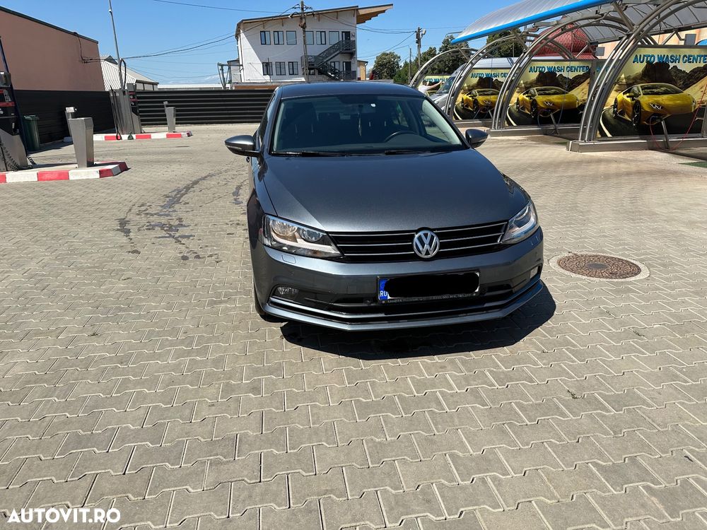 Second hand Volkswagen Jetta - 9 900 EUR, 111 000 km, 2015 - autovit.ro