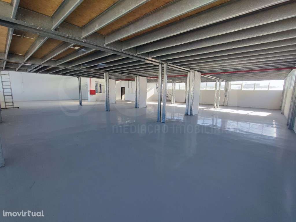 Prior Velho - Armazém 100% Renovado, 464 m² | Imovirtual