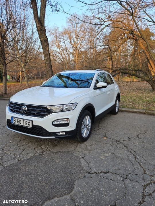 Second hand Volkswagen T-ROC - 26 000 EUR, 9 000 km, 2021 - autovit.ro