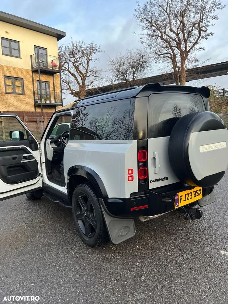 Second hand Land Rover Defender - 80 000 EUR, 20 000 km - Autovit