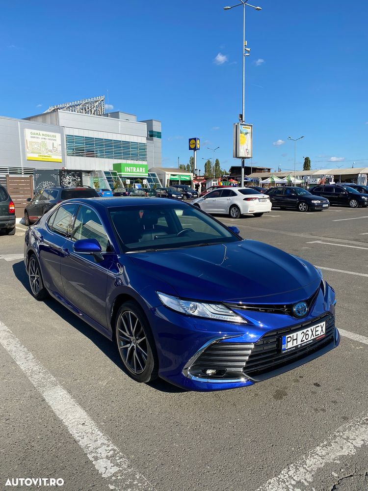 Second hand Toyota Camry - 33 000 EUR, 45 000 km, 2021 - autovit.ro