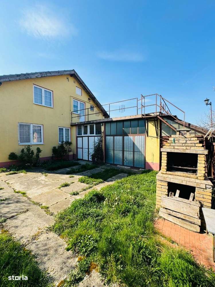 9 camere, casa de vanzare - Timis (judet), Giroc - 8613303 • www.storia.ro