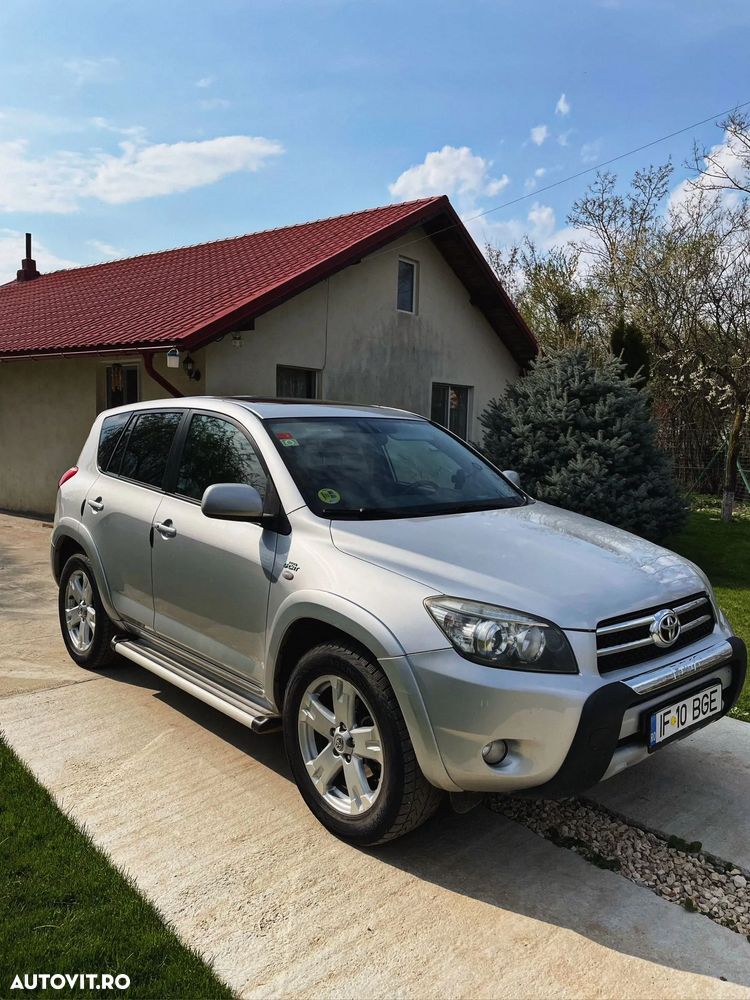 Second hand Toyota RAV4 - 10 500 EUR, 190 000 km - Autovit