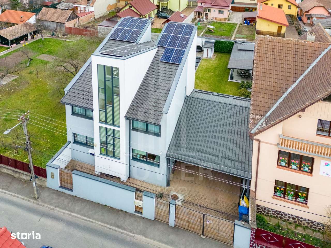 6 camere, casa de vanzare - Sibiu (judet), Sibiu - 9351882 • www.storia.ro