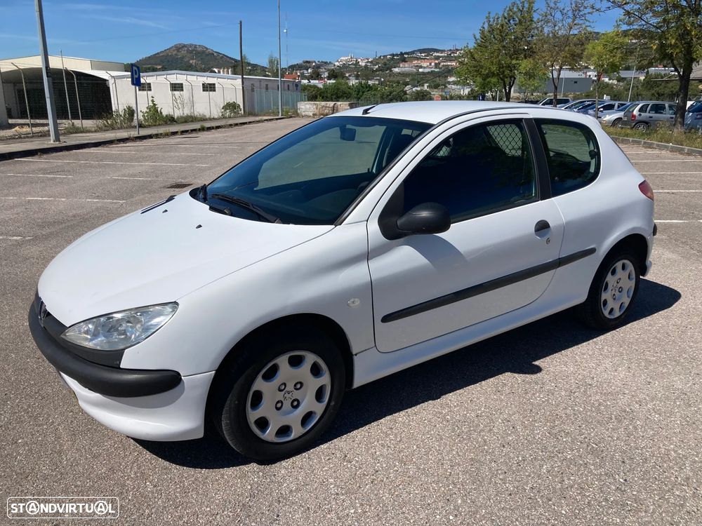 Usados Peugeot 206 HDI Van - 2 390 EUR, 285 000 km, 2004 | Standvirtual