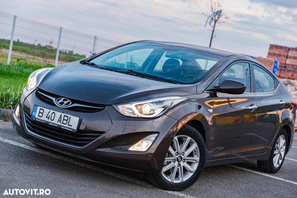 Second hand Hyundai Elantra - 12 500 EUR, 59 900 km - Autovit