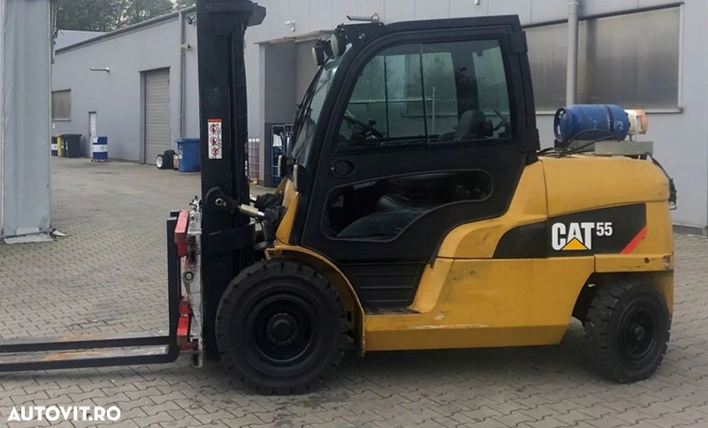 Second hand Caterpillar GP55N - 12 950 EUR - Autovit