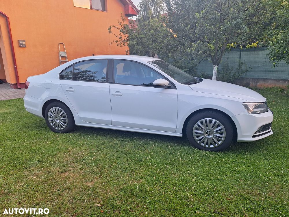 Second hand Volkswagen Jetta - 8 900 EUR, 242 000 km - Autovit