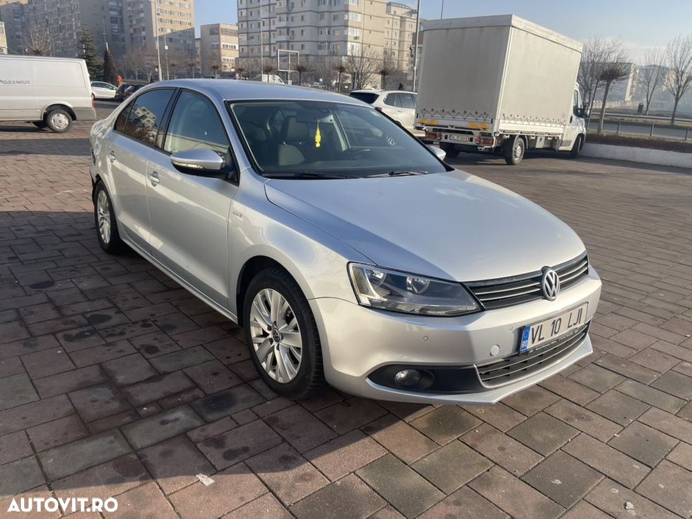 Second hand Volkswagen Jetta - 4 999 EUR, 165 000 km - Autovit
