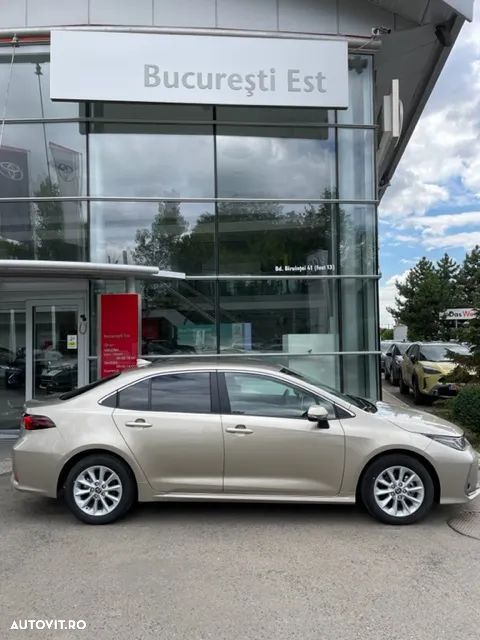 Second hand Toyota Corolla - 25 042 EUR, 5 300 km, 2022 - autovit.ro
