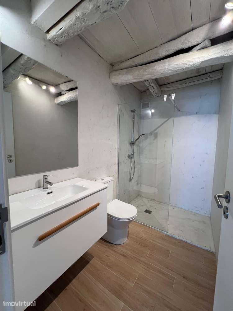 T1, apartamento para arrendar - Rua Sobreiras, Lordelo do Ouro e ...