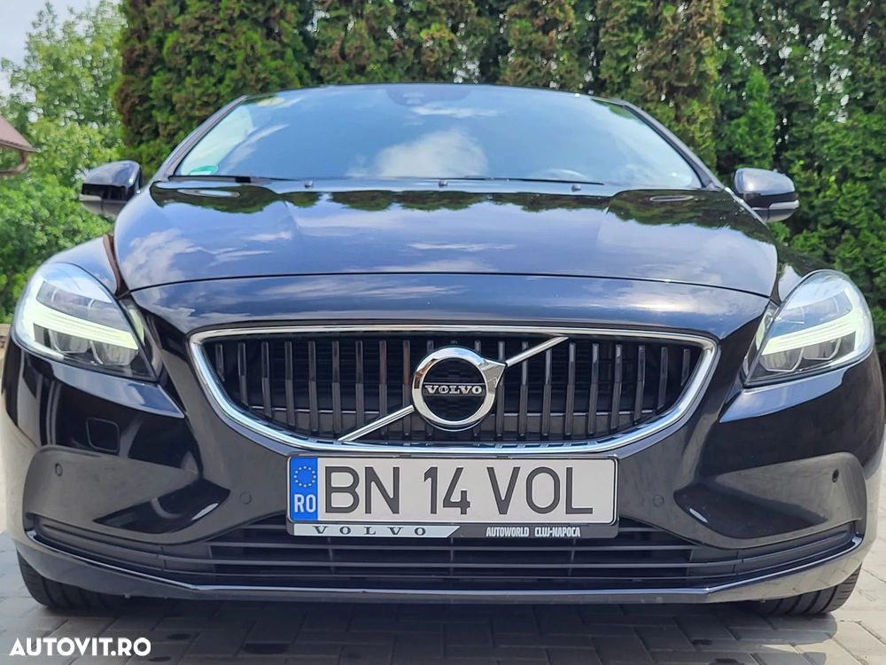 Second hand Volvo V40 - 15 999 EUR, 64 000 km - Autovit