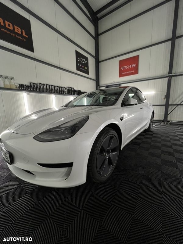 Second hand Tesla Model 3 - 29 900 EUR, 42 000 km - Autovit