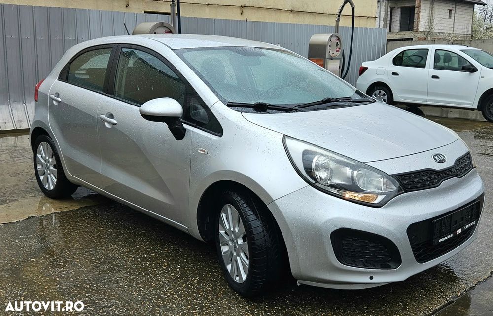 Second hand Kia Rio - 3 490 EUR, 196 097 km - Autovit