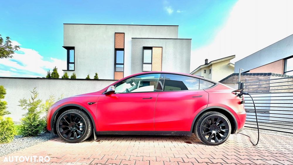 Second hand Tesla Model Y - 40 341 EUR, 17 000 km - Autovit