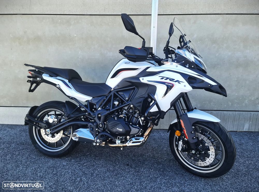 Novos Benelli TRK 502 - 6 380 EUR, 1 km, 2023 | Standvirtual