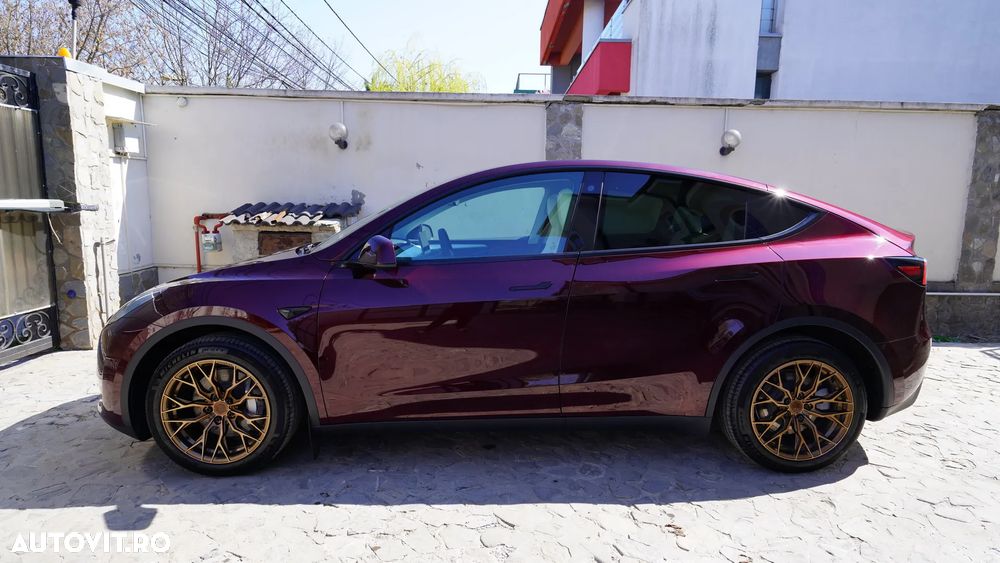 Second hand Tesla Model Y - 50 000 EUR, 8 000 km - Autovit