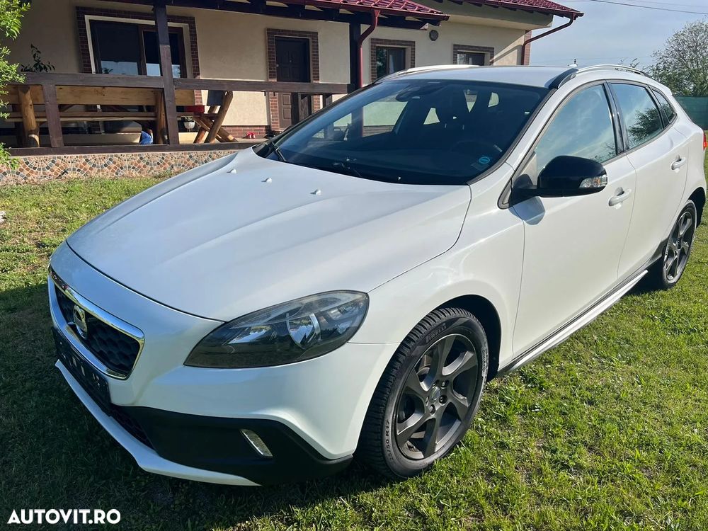 Second hand Volvo V40 - 7 990 EUR, 219 000 km - Autovit