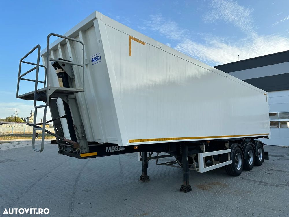 Second hand Mega MNL B - 29 500 EUR, 2015 - autovit.ro