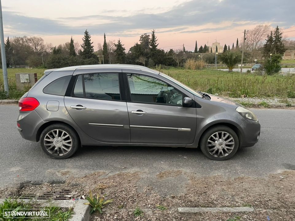 Usados Renault Clio Break - 6 000 EUR, 247 000 km, 2009 | Standvirtual