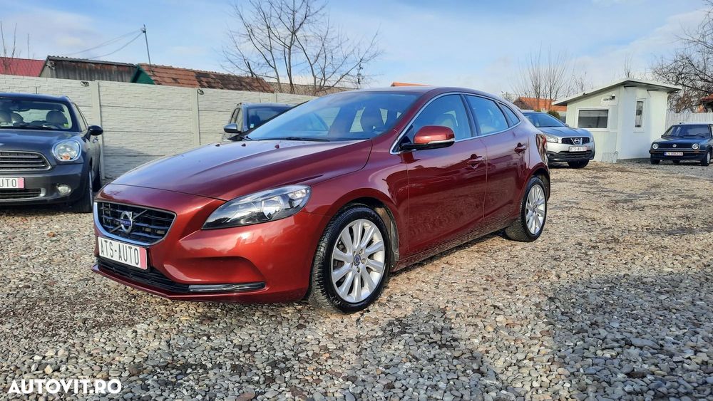 Second hand Volvo V40 - 8 900 EUR, 117 000 km - Autovit