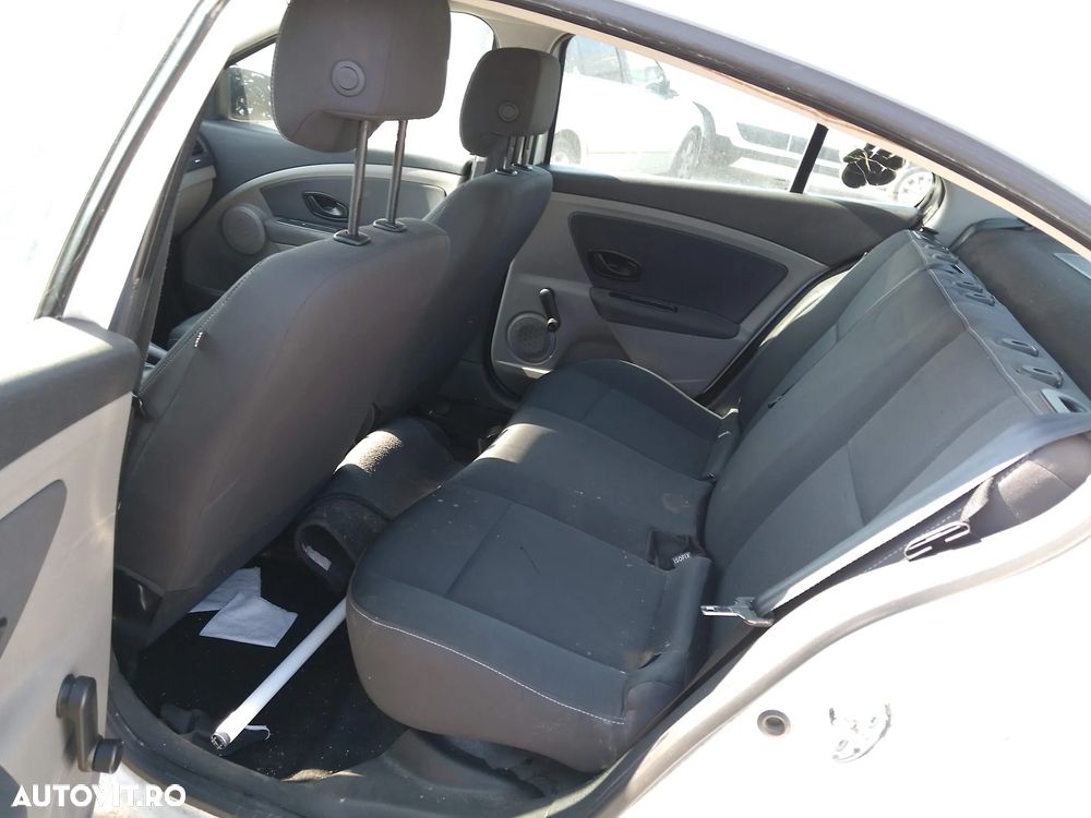 Second hand Renault Fluence - 1 900 EUR, 281 357 km - Autovit