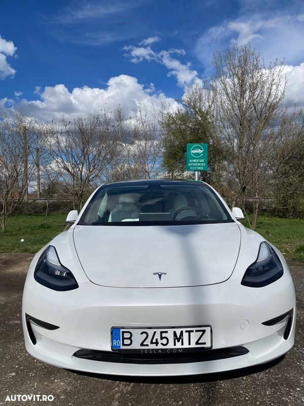 Second hand Tesla Model 3 - 42 000 EUR, 60 000 km, 2020 - autovit.ro