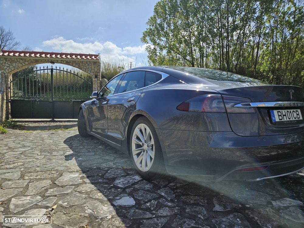 Usados Tesla Model S - 32 EUR, 127 447 km, 2016 - Standvirtual