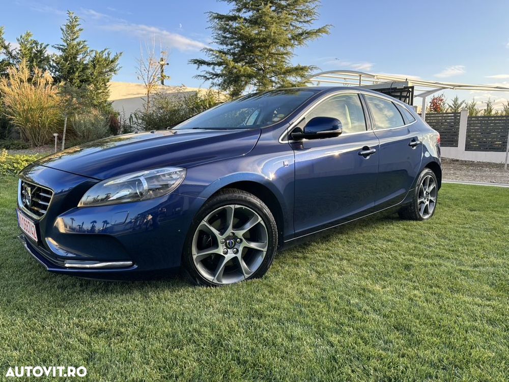 Second hand Volvo V40 - 10 900 EUR, 184 000 km - Autovit