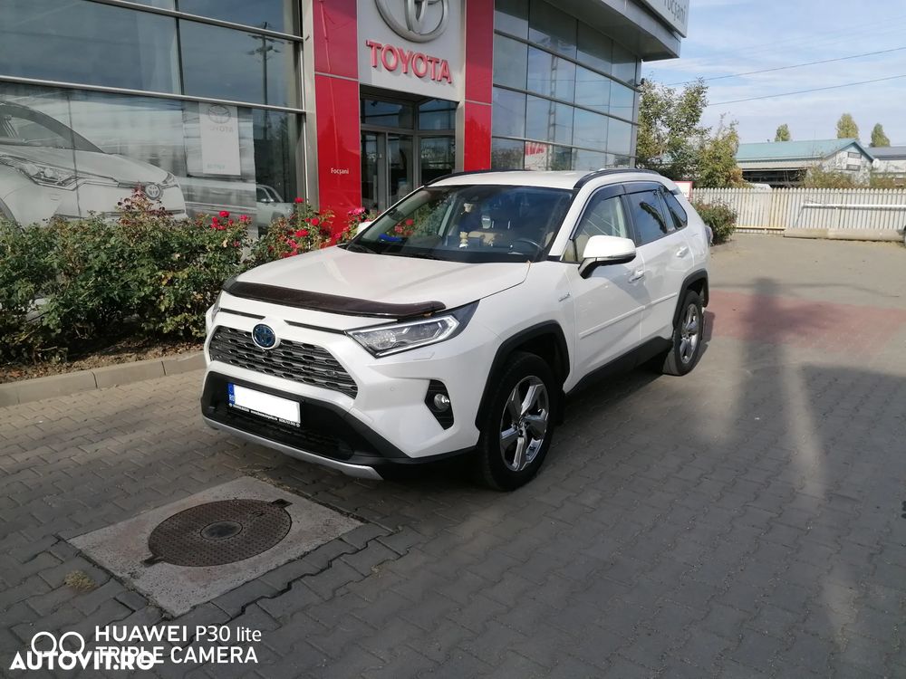 Second hand Toyota RAV4 - 36 000 EUR, 64 143 km - Autovit