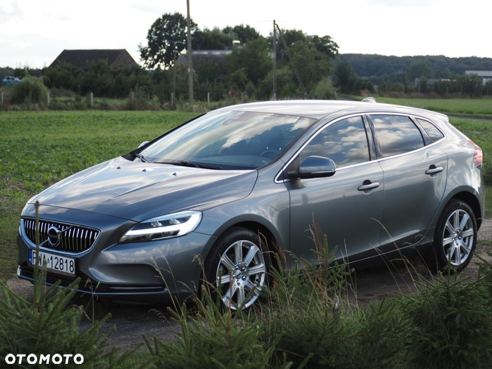 Używane Volvo V40 - 73 800 PLN, 67 900 km, 2017 - otomoto.pl