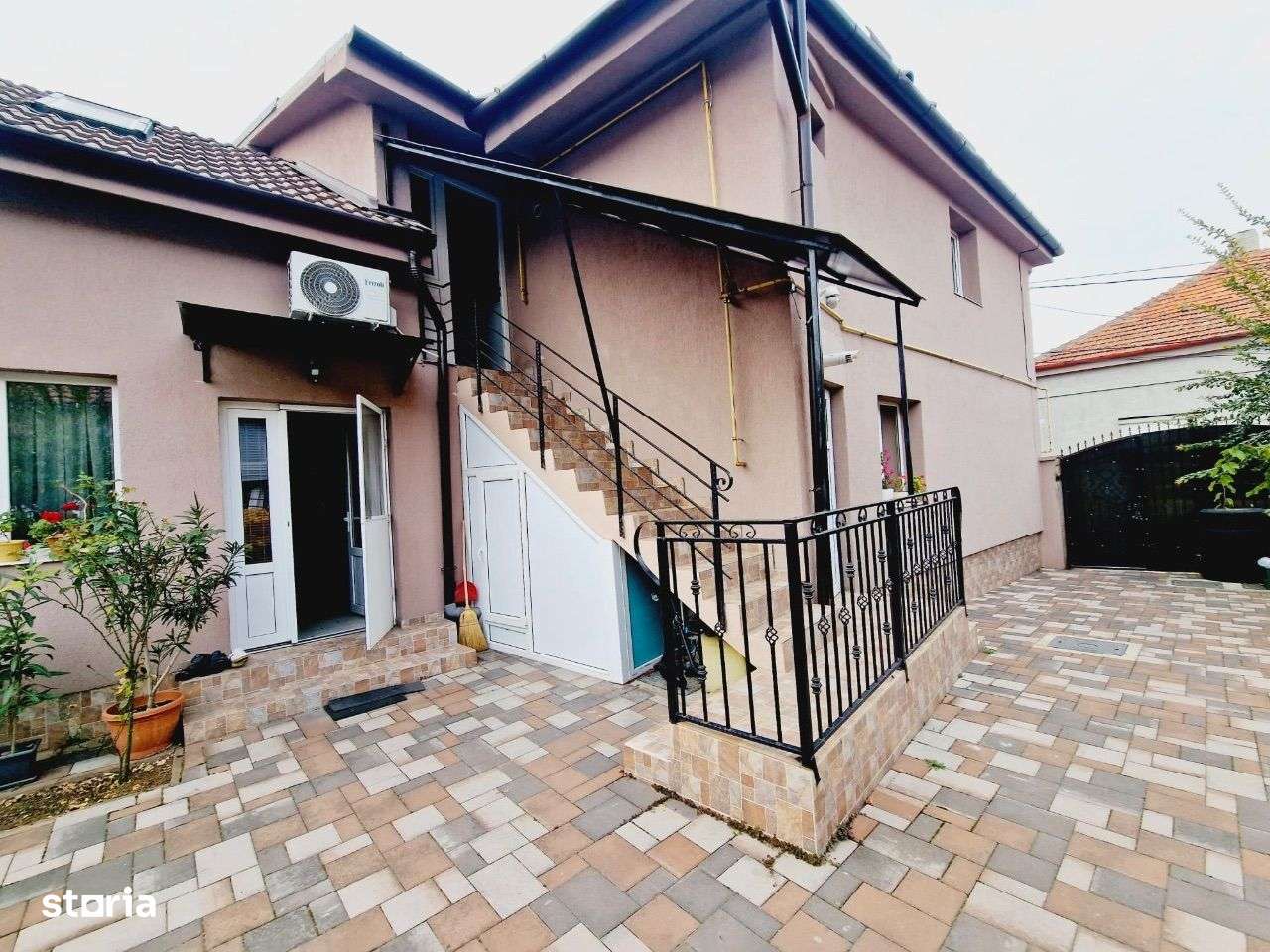 5 camere, casa de vanzare - Bihor (judet), Oradea - 9019085 • www.storia.ro