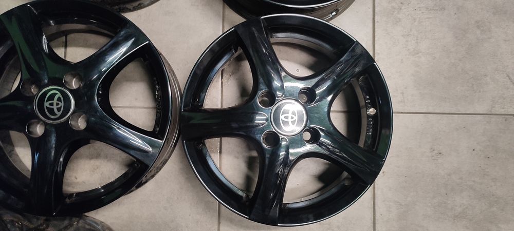 Felgi aluminiowe Toyota Aygo 14" 4x100 ET45 czarny połysk Łukowica • OLX.pl