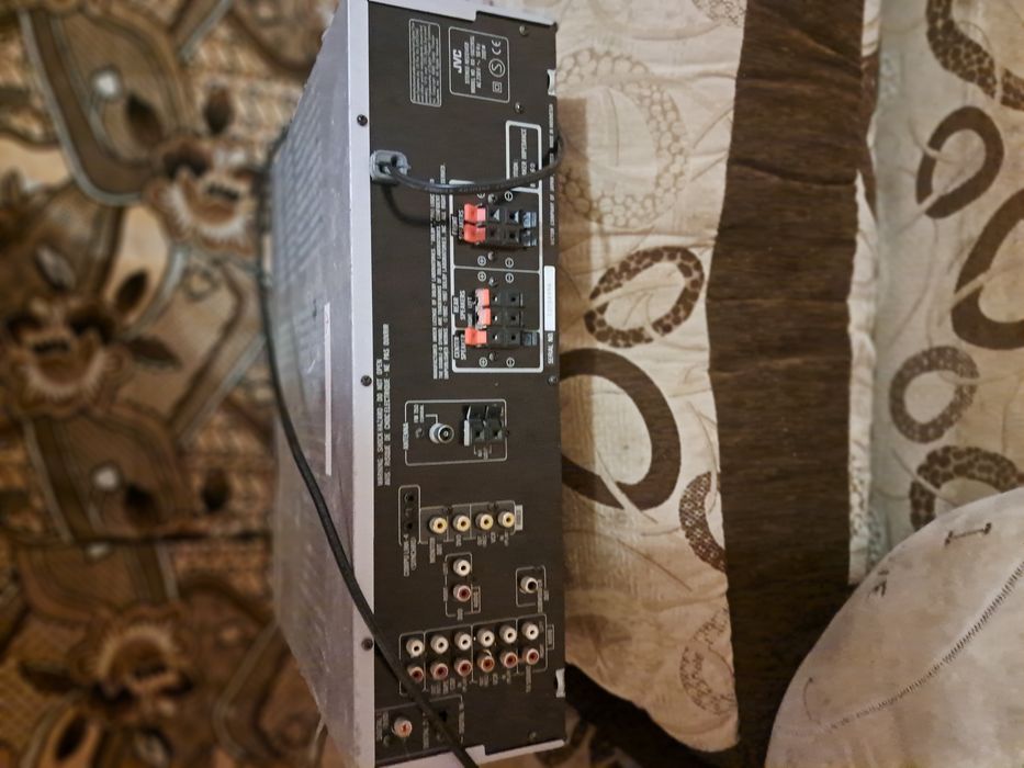 Ресивер JVC підсилювач: 1 200 грн. - Підсилювачі / ресивери Чернівці на Olx