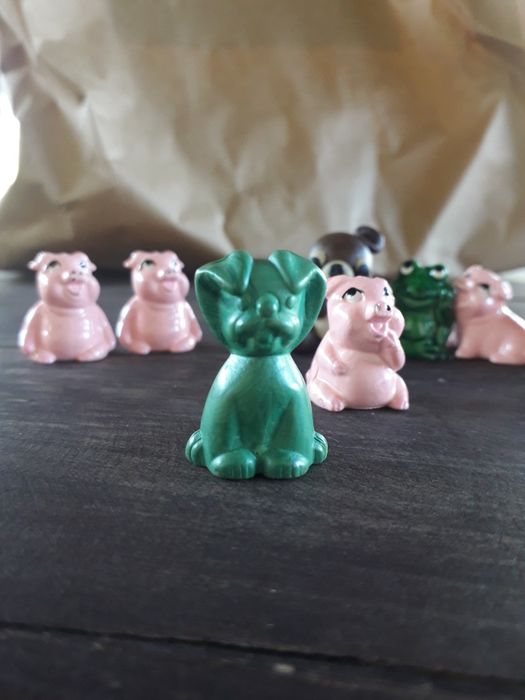 PRL figurki kolekcjonerskie stare pudełko świnka pies żaba niedzwiedź ...