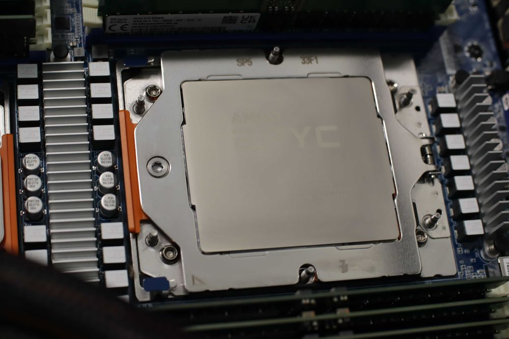 AMD Epyc 9534 5nm 2х64=128(256) ядер DDR5 Corona Benchmark 9сек: 300 ...