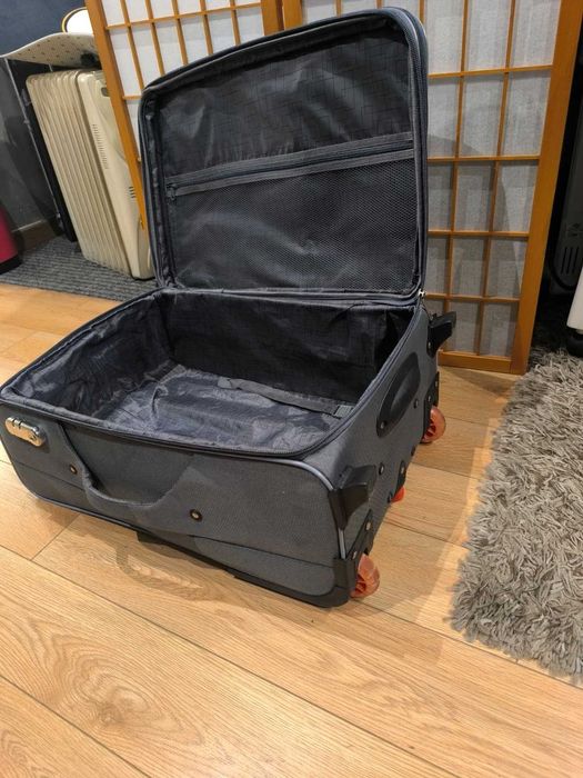 Mala de viagem Speed 23kgs Carcavelos E Parede • OLX.pt